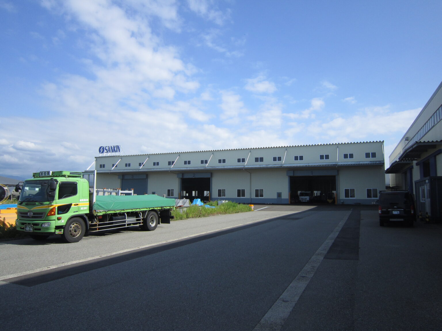 北陸営業所 稲荷社 鎮座祭 | ニュース | サンキン株式会社